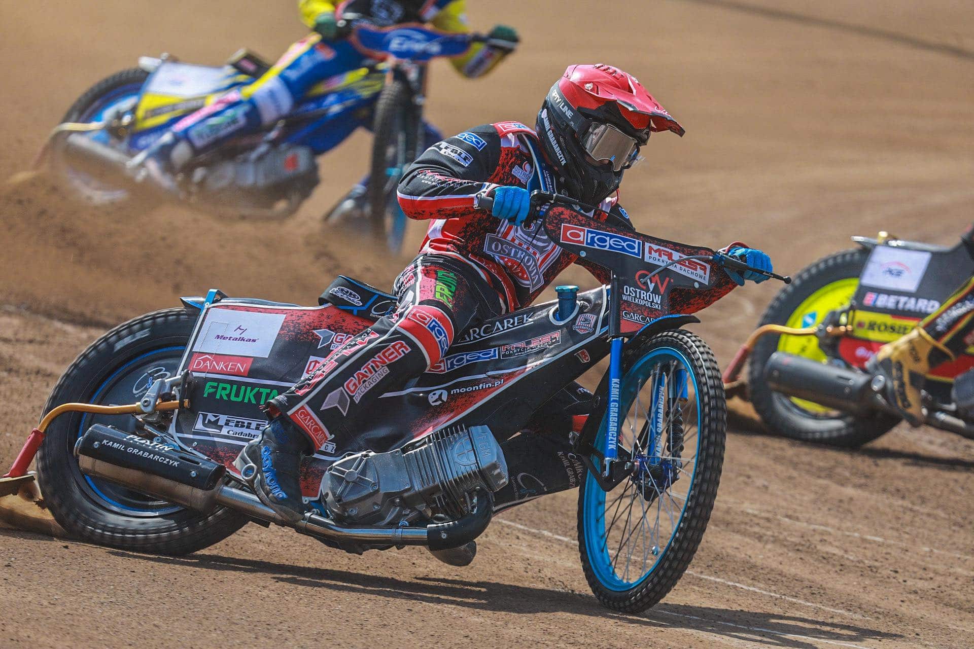 Żużel. Kontuzja pleców zakończyła jego sezon. Teraz walczy o powrót do ...